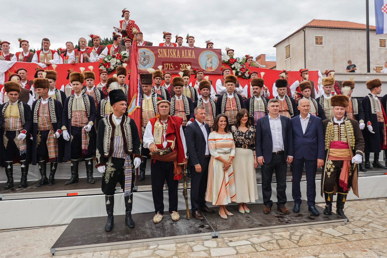 Najprije u Knin, a danas se svi sjatili u Sinj: Pogledajte tko je sve ...