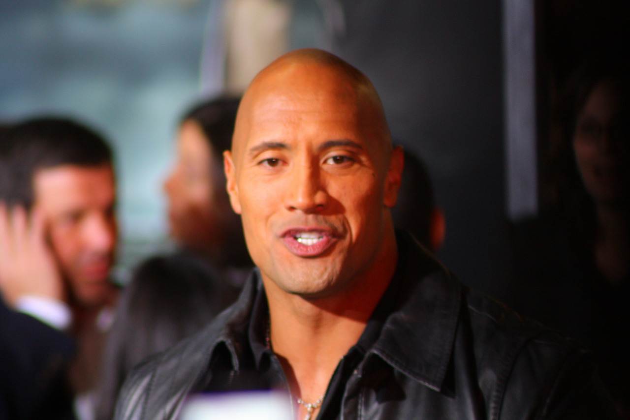 Dwayne The Rock Johnson šokiran nakon što se na Instagramu javio policajac koji je njegov dvojnik