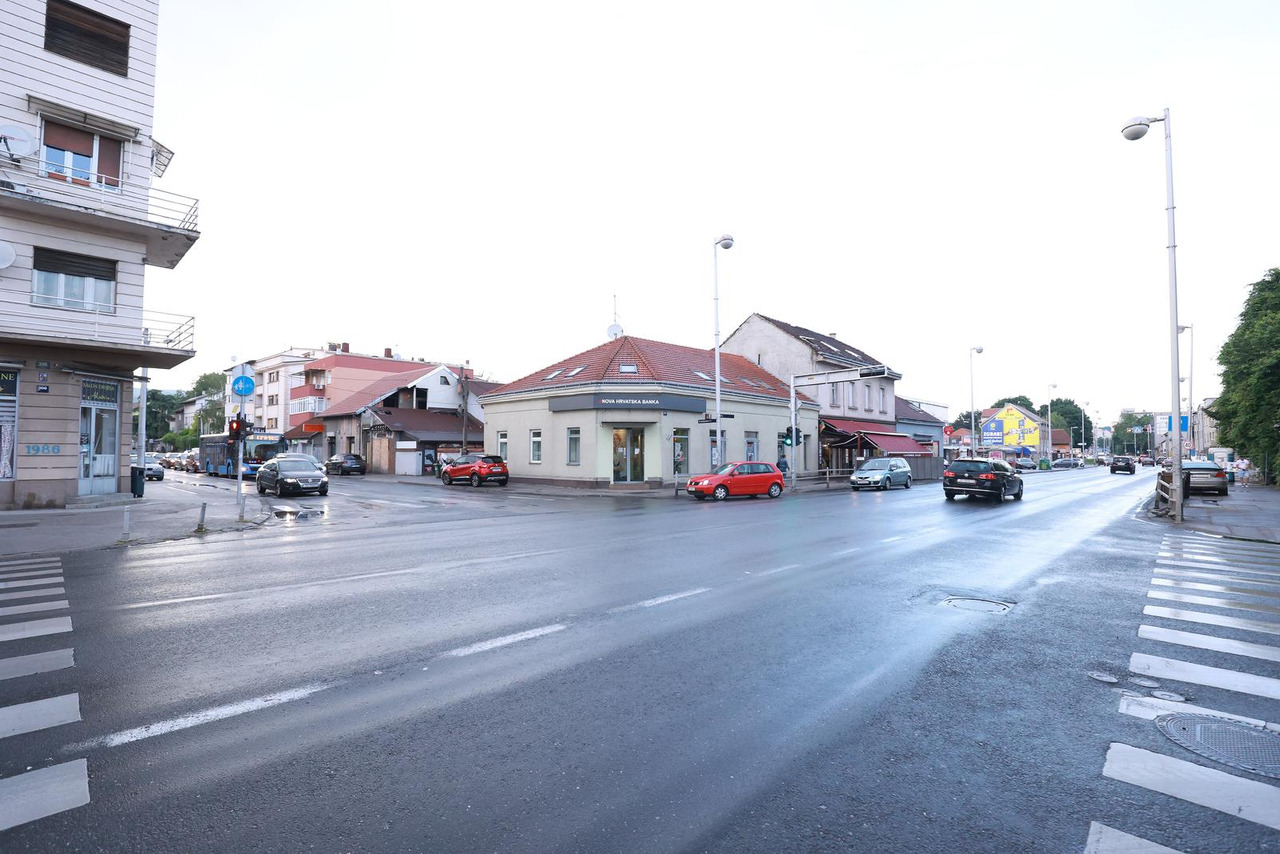Pljačka u samom centru Zagreba: Naoružani razbojnik upao u banku na ...