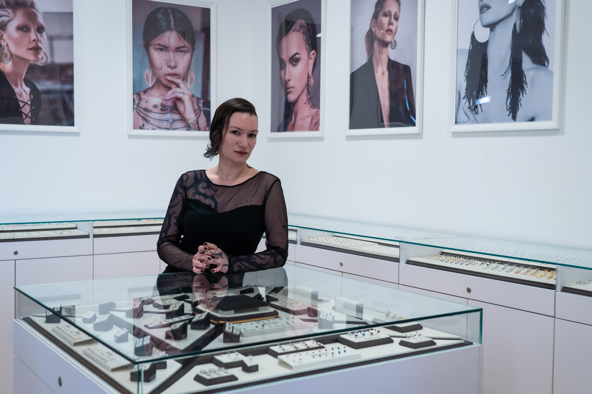 Irena Milina danas je jedna od najpopularnijih zagrebačkih piercerica ...