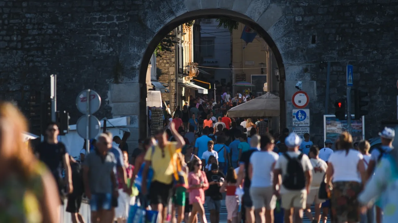 Njema ka Obitelj Osjetila ari Hrvatskog Turizma Odlazak Na Sladoled njema-ka-obitelj-osjetila-ari-hrvatskog-turizma-odlazak-na-sladoled