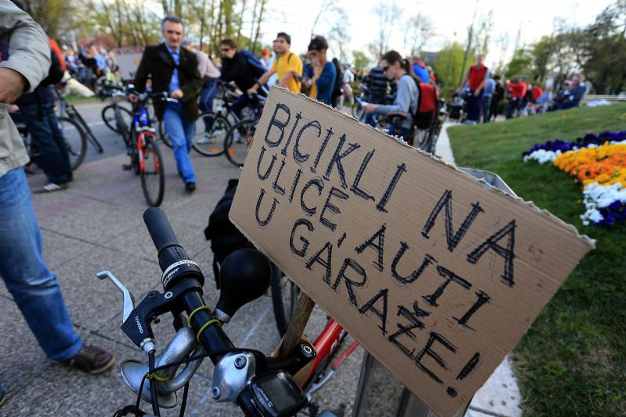 Biciklisti na nogama: Bicikli na ulice, auti u garaže! - Net.hr