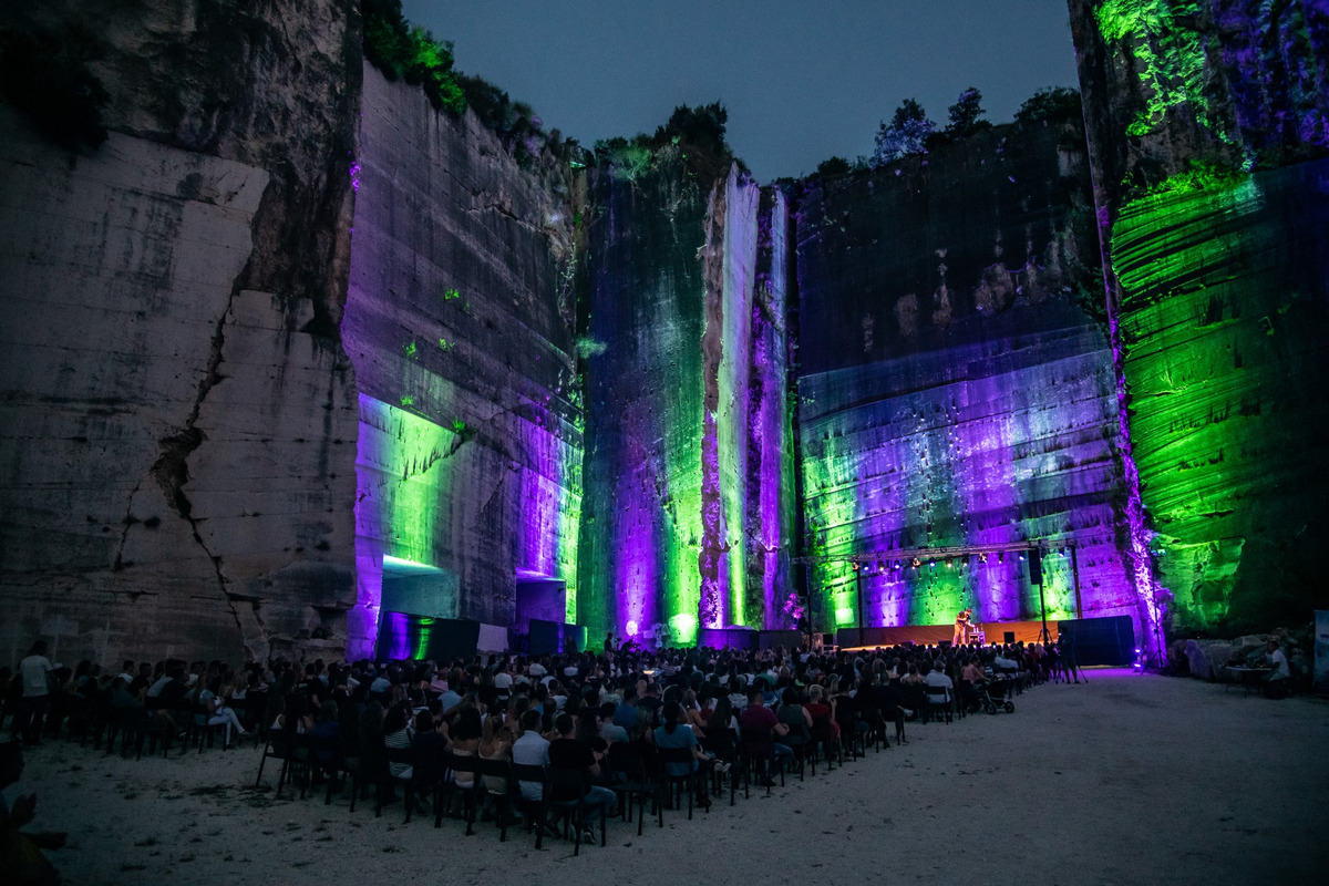 Festival Rocks&Stars @ Cave Romane – spektakl na najpoželjnijoj ...