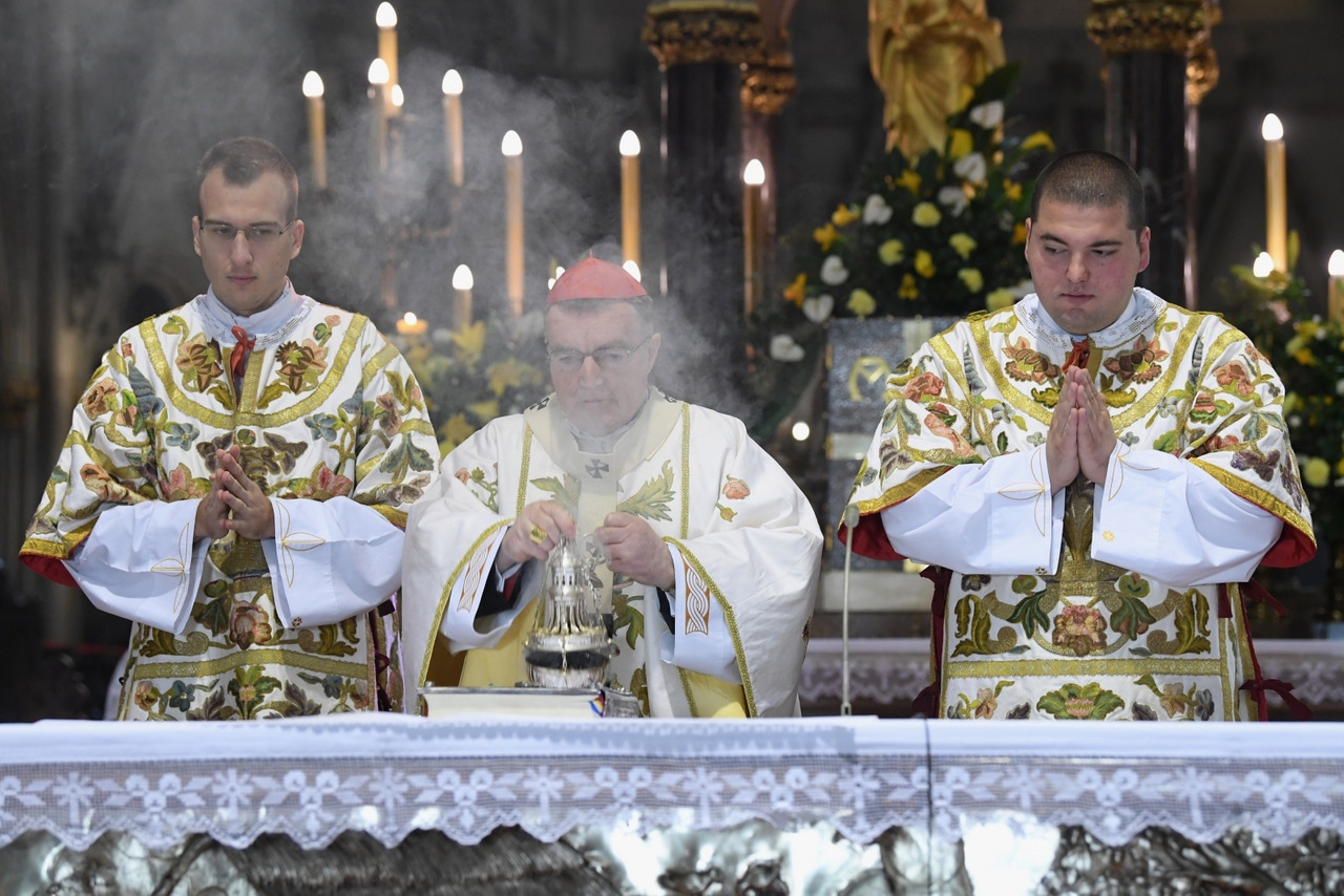 KARDINAL JOSIP BOZANIĆ PREDVODIO USKRSNO EUHARISTIJSKO SLAVLJE: Državni ...