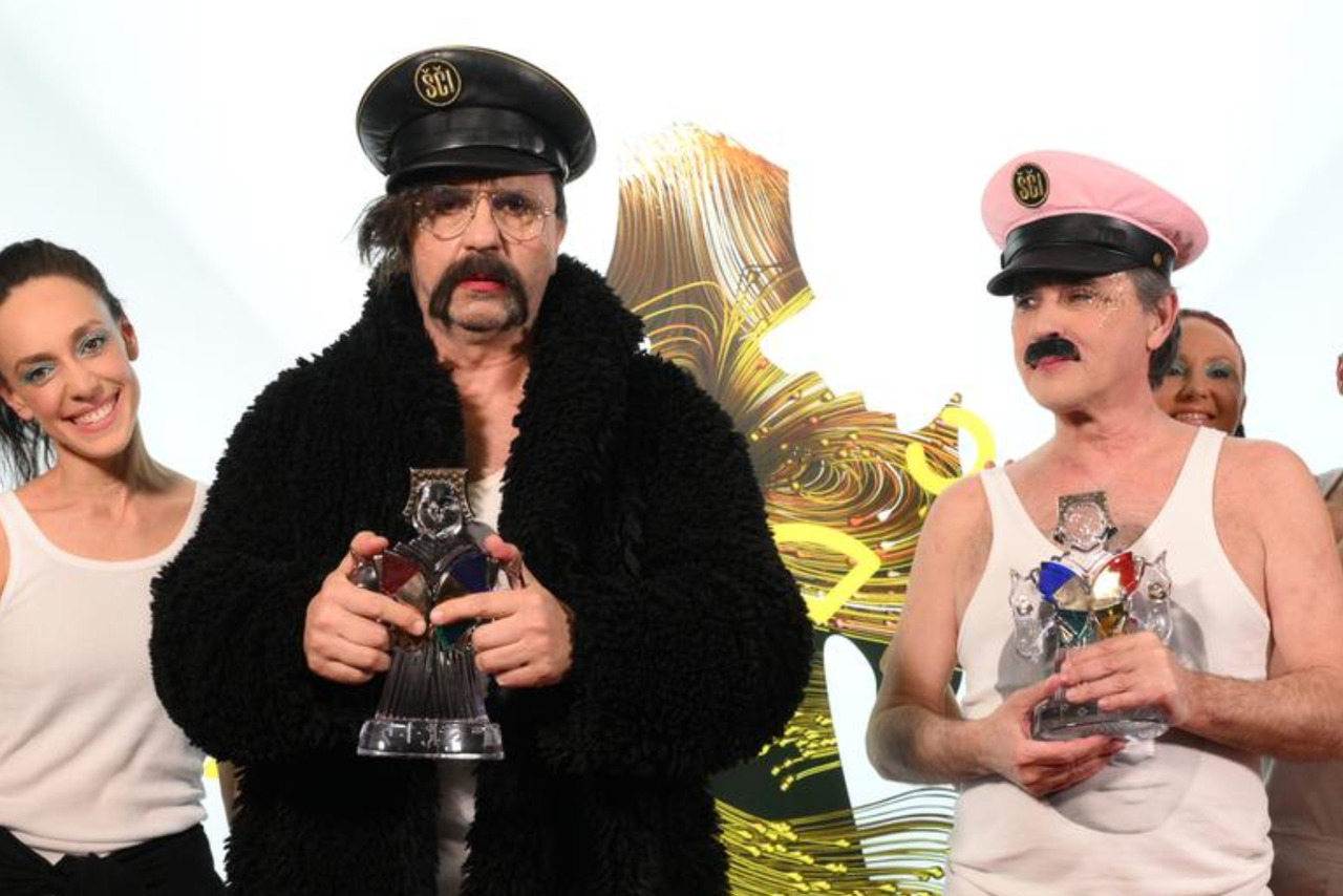 Let 3 osvojio dvije nagrade pa je Mrle proslavio ovako: 'Kako me žulja ...