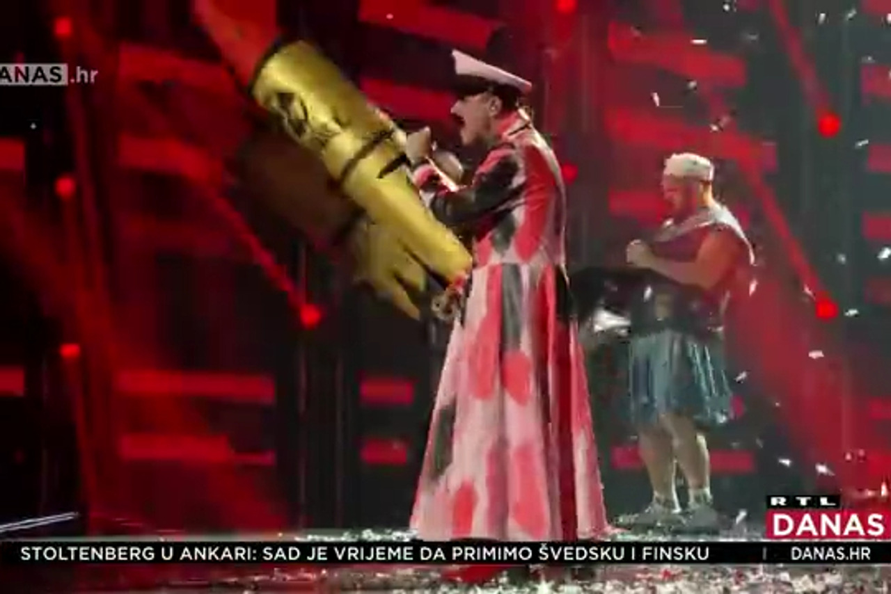 "Mama je kupila traktora" - pjeva se diljem svijeta, a LET 3 Hrvatsku ...