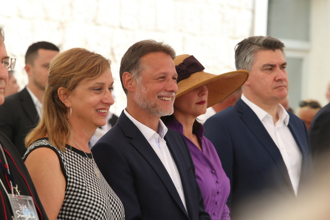 Obiteljska fotografija: Znate li u kakvom su srodstvu predsjednik Zoran Milanović i supruga ...