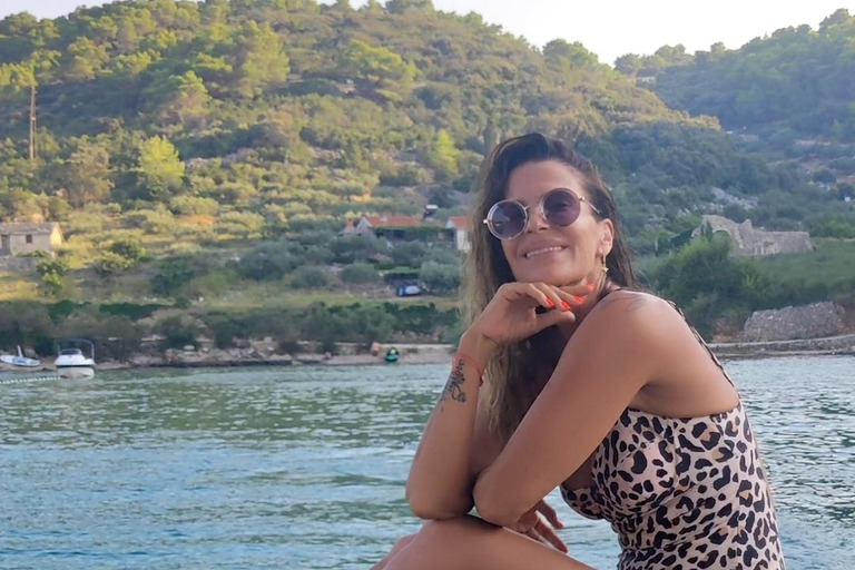 Najljepša žena Jugoslavije Ana Sasso izgleda bolje nego ikad: Pozirala u bikiniju, a seksi pozom ...