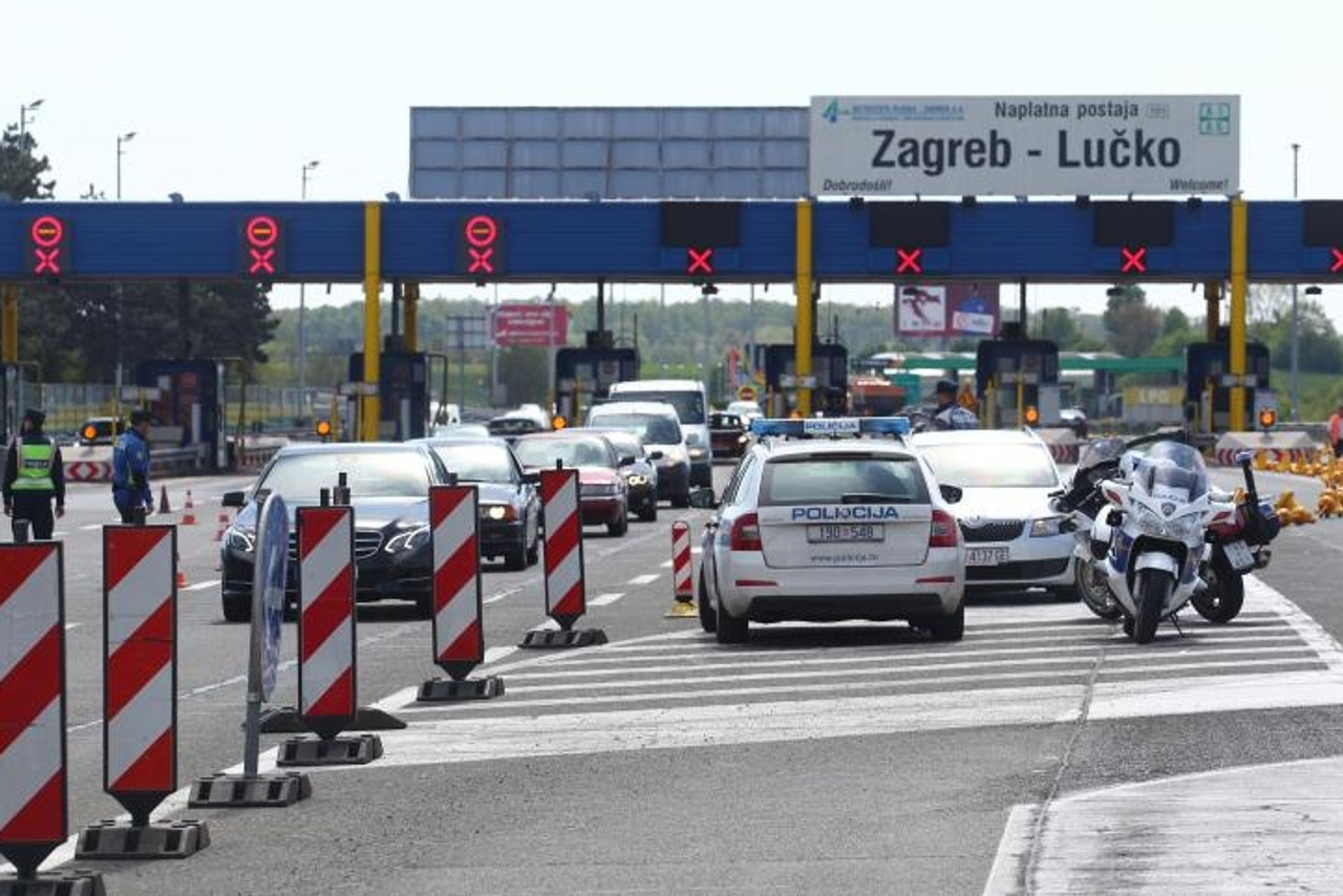 KOLAPS NA AUTOCESTAMA: Pred Zagrebom kolona od 10 kilometara, kod Karlovca lančani sudar - Net.hr