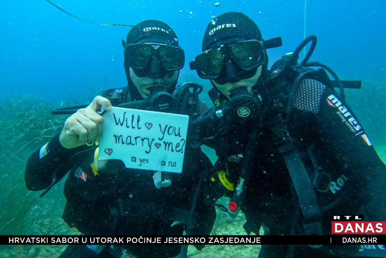 Prosidba na morskom dnu kod Dubrovnika: Htio je kleknuti, ali nije ...