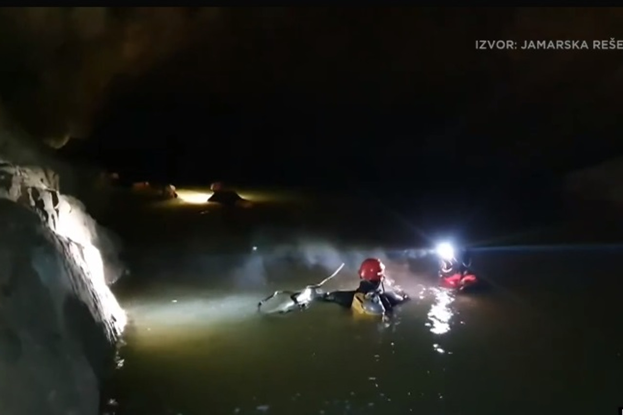 Drama u Sloveniji: Bračni par s djetetom već je dva dana zatočen u jami ...