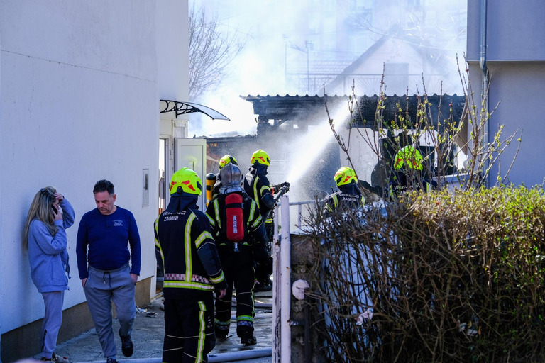 Policija podnijela kaznenu prijavu protiv Zagrepčanina koji je u garaži držao tri ručne bombe ...