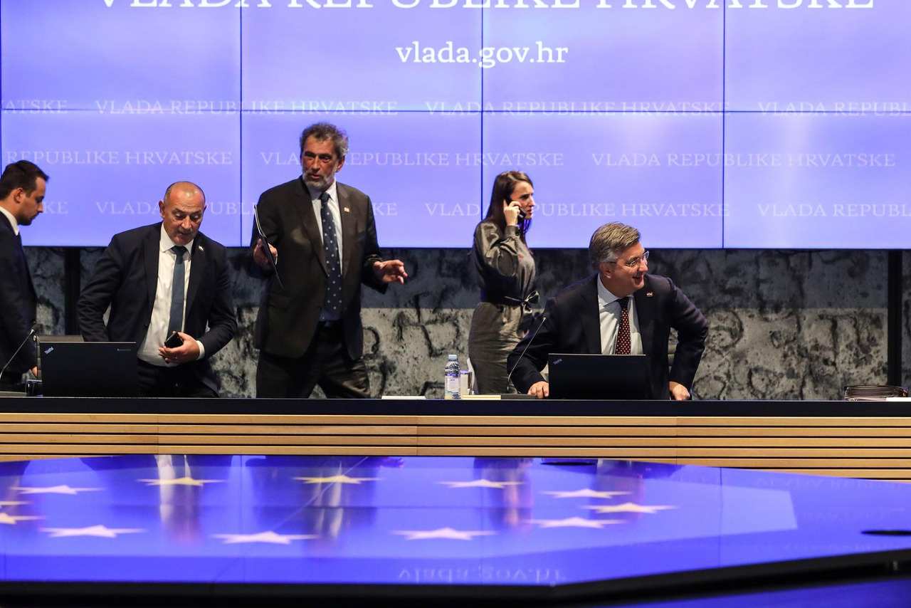 Sin ministra Fuchsa optužen da je na prijevaru preuzeo vrijedne dionice ...