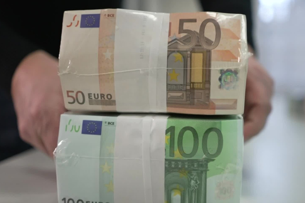Žive u luksuzu, voze jurilice, a utajili čak 1,3 milijardi eura poreza ... Žive u luksuzu, voze jurilice, a utajili čak 1,3 milijardi eura poreza ...