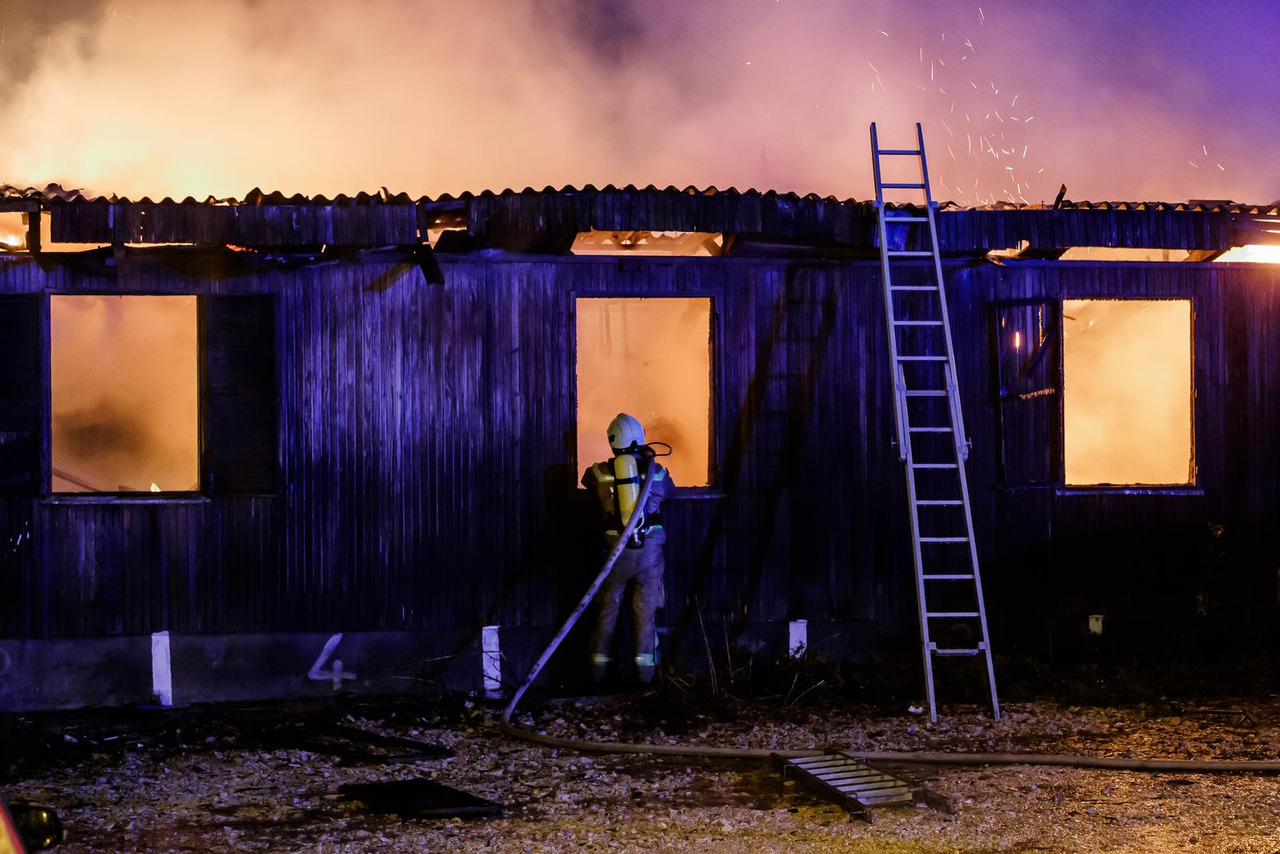 Volonteri im nedavno uredili sobu: Izgorjela baraka pripada obitelji ...