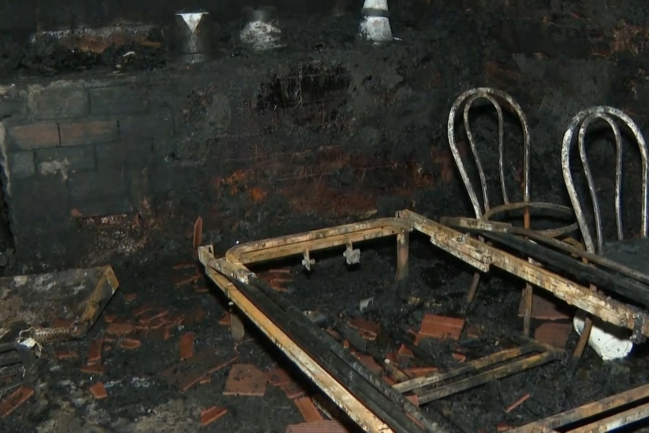 Pogledajte što je udar groma napravio od kuće: 'Bili smo u krevetu ...