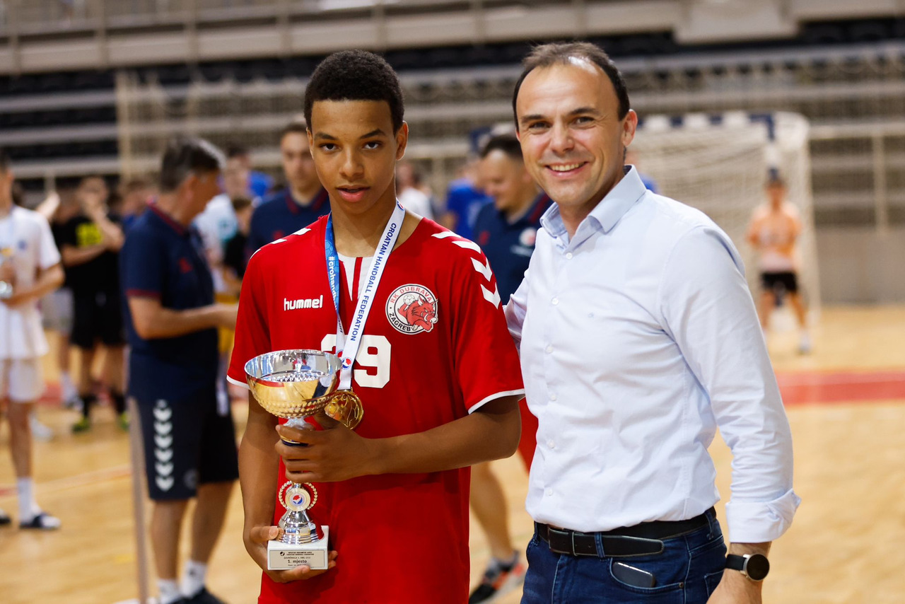 Lucas Pitt najmlađi je debitant domaćeg rukometa sa samo 14 godina - Net.hr