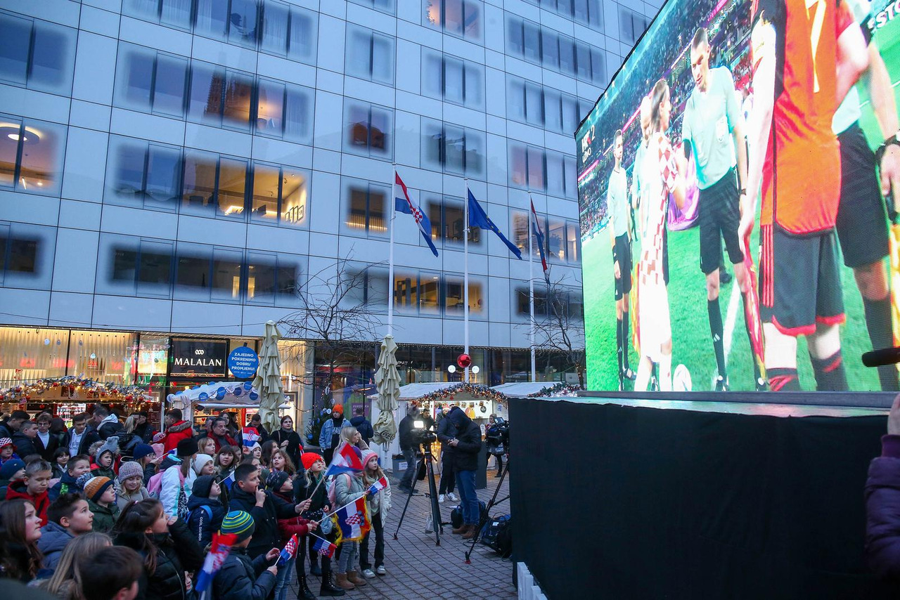 FOTO Hrvatima nogomet važniji od odlaska na WC! Ovaj graf će vas ...