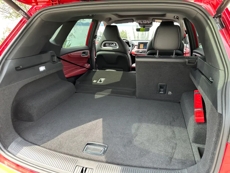 Test MG HS: SUV skupocjenog izgleda za koji ćete morati izdvojiti jako ... Test MG HS: SUV skupocjenog izgleda za koji ćete morati izdvojiti jako ...