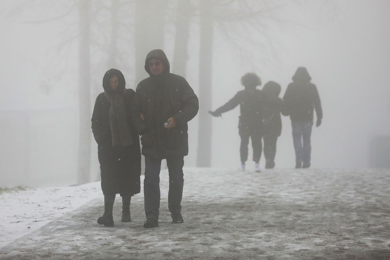 Prvi ovogodišnji snijeg zabijelio je Sljeme: Vrh Medvednice odiše ...