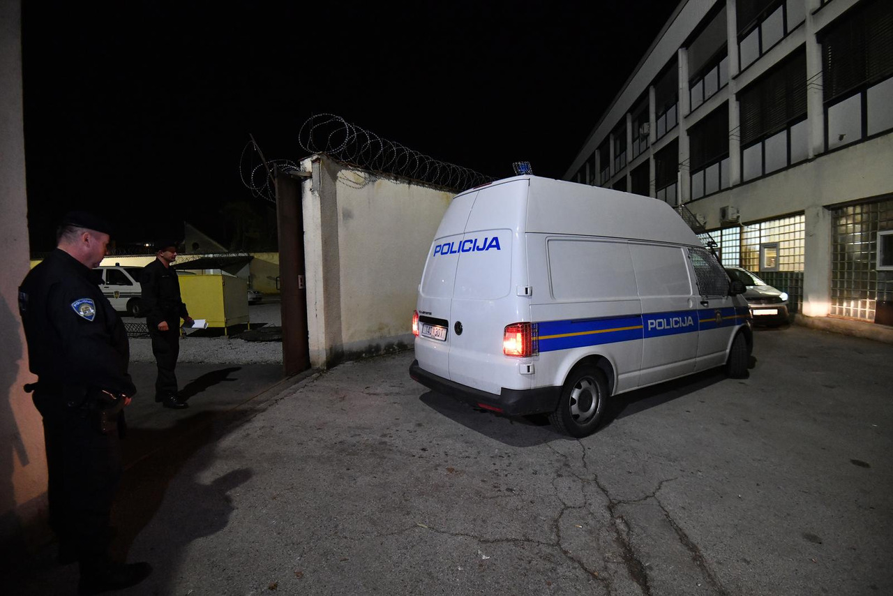 Interventna policija prepratila roditelje u istražni zatvor - Net.hr
