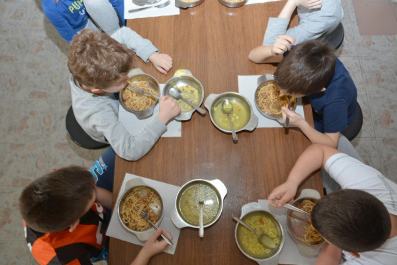 MAMA KOJA JE PRIJAVILA RAVNATELJICU U ŠKOLI U KOJOJ SU ROMSKA DJECA ...