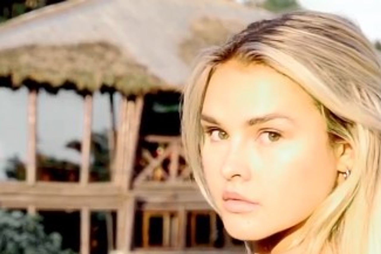 PREZGODNA KINSEY OBJAVILA IZAZOVNU FOTOGRAFIJU I ODUŠEVILA FANOVE ...