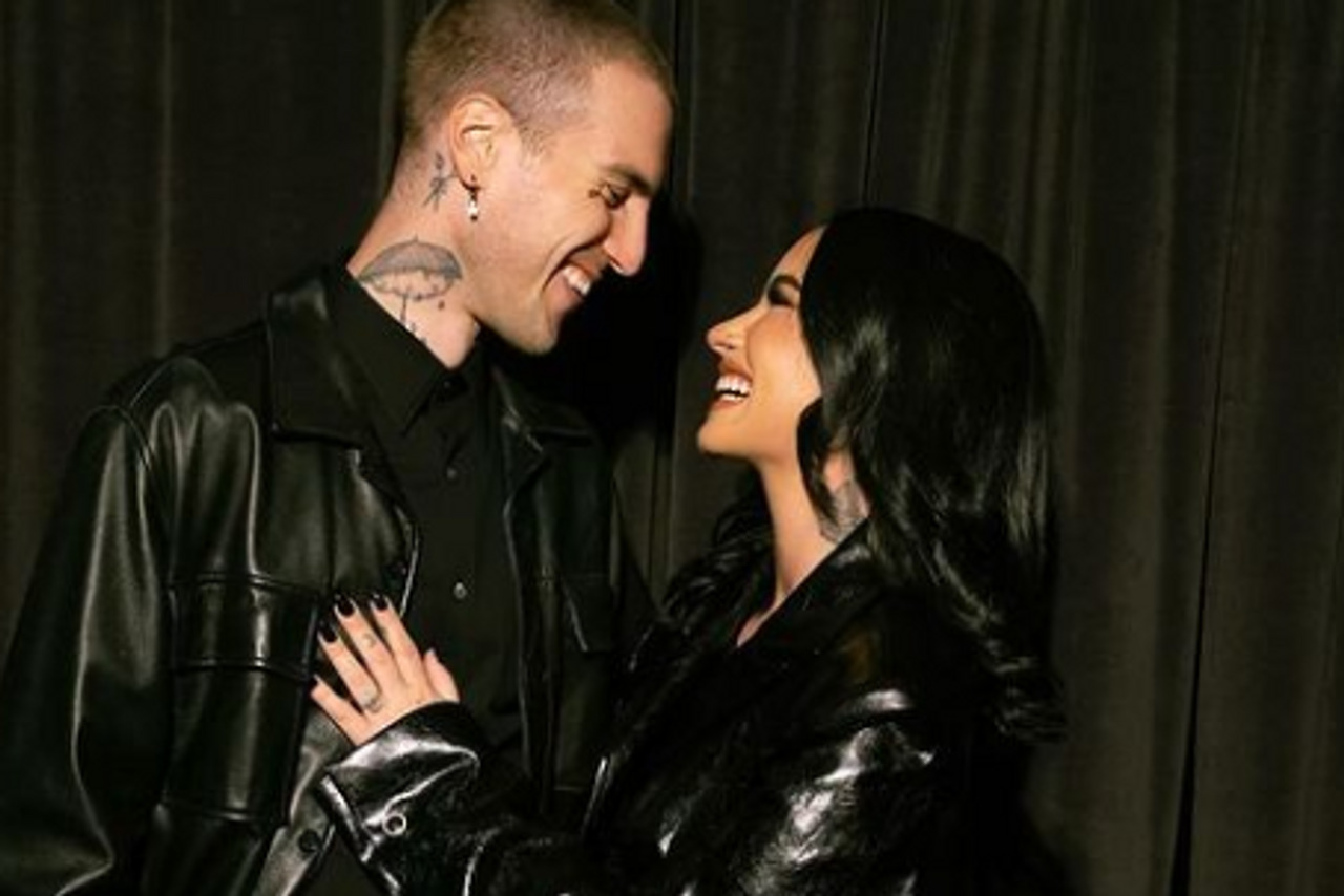 Pala je i prosidba! Demi Lovato ne može sakriti svoju sreću: 'Sinoć je ...