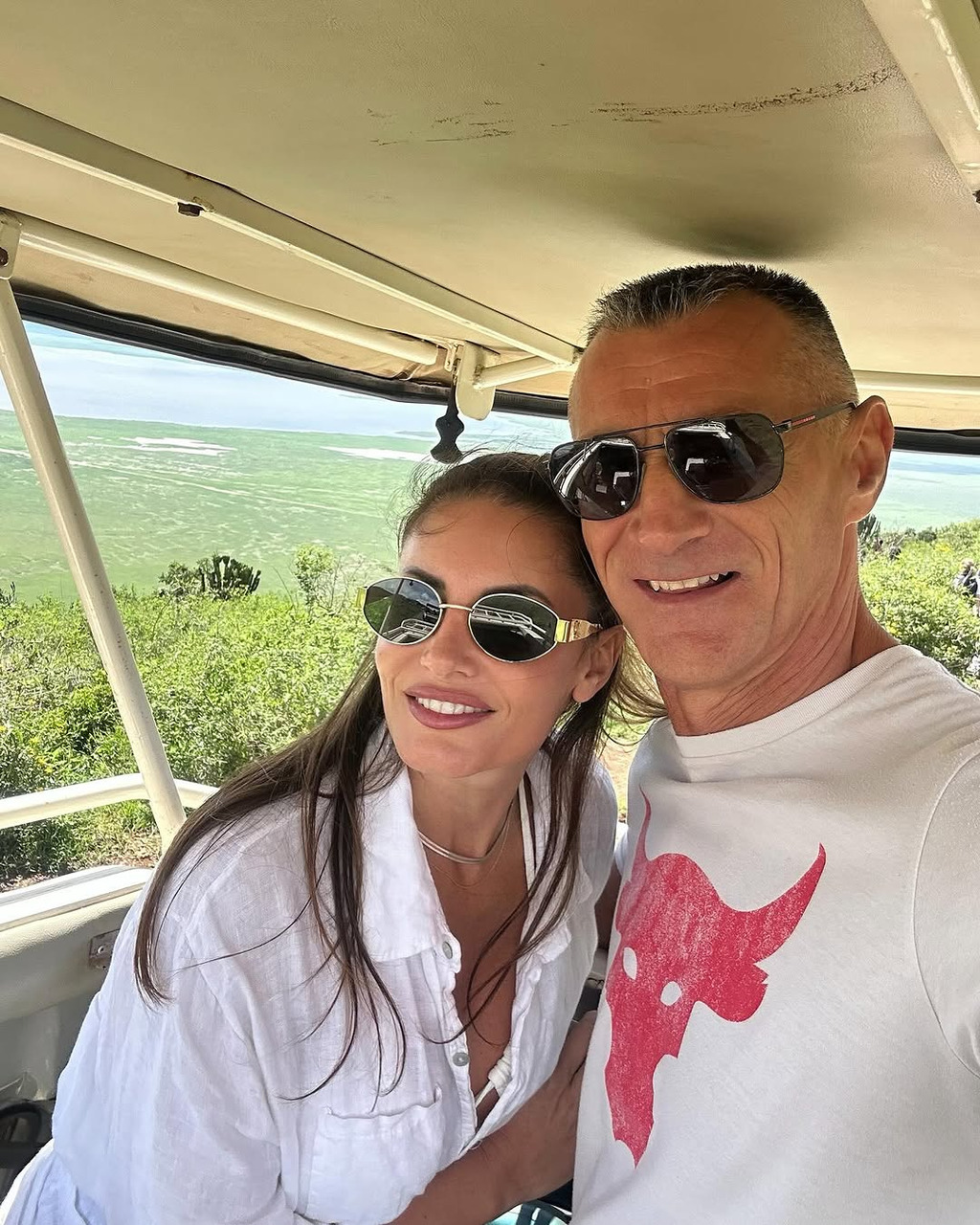 Tko je djevojka koju ljubi Stipe Drviša? Atraktivna brineta u 42. godini izgleda nevjerojatno ...