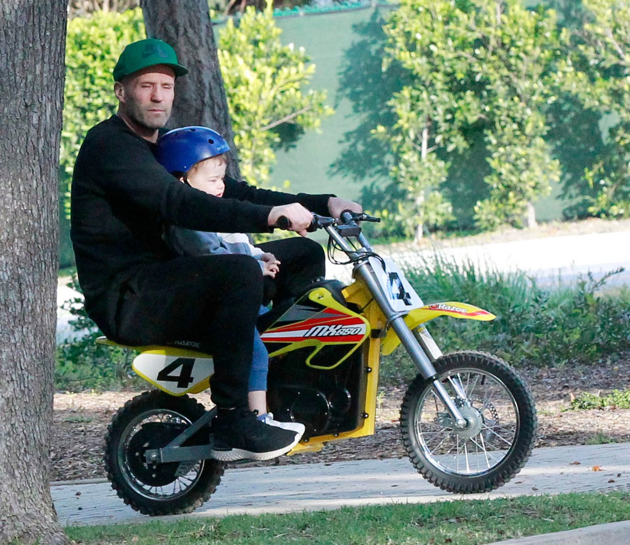 Ovo je najslađi prizor koji ćete vidjeti danas: Jason Statham provozao ...