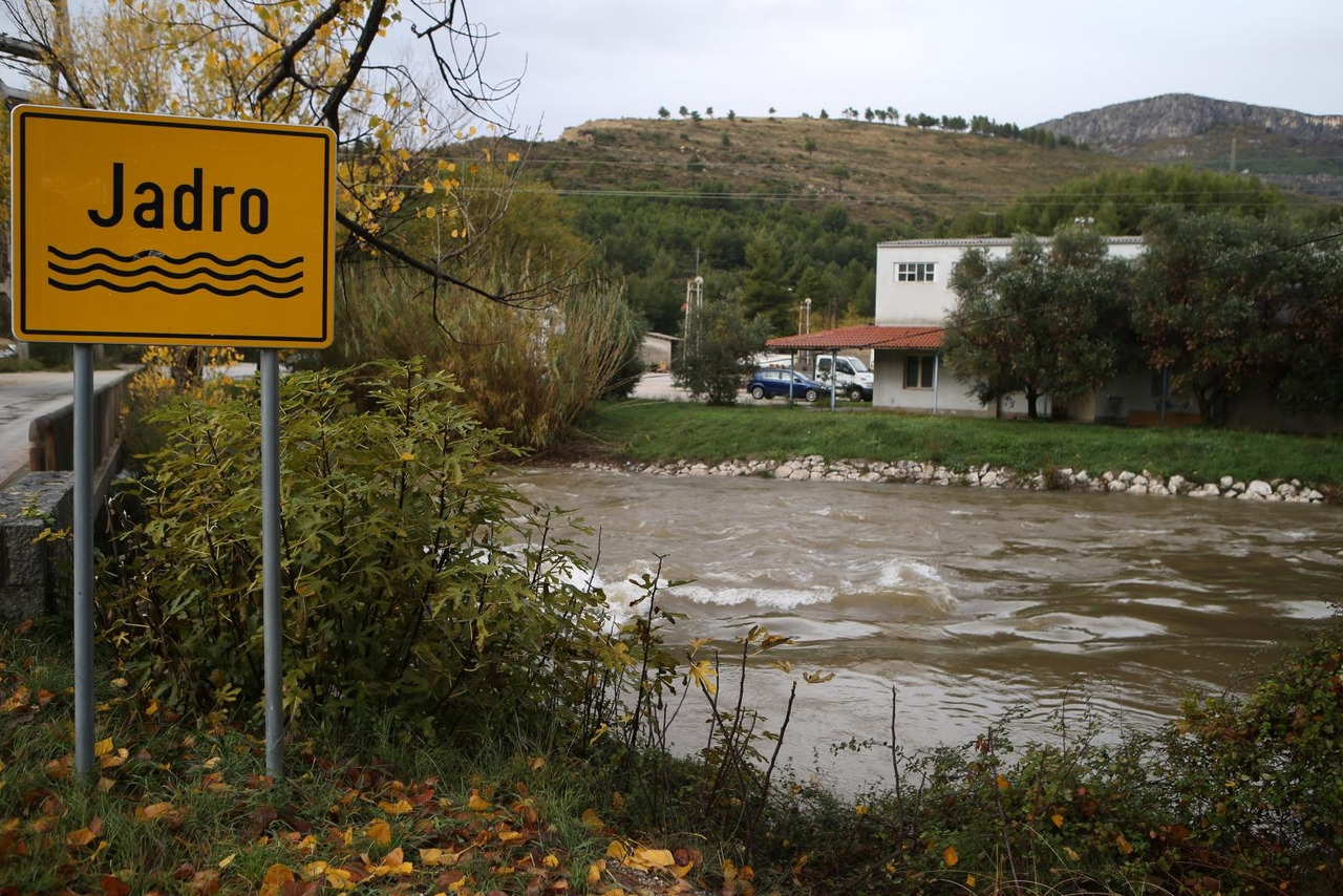 Zamućen izvor rijeke Jadro: Preporuka stručnjaka je prokuhati vodu ...