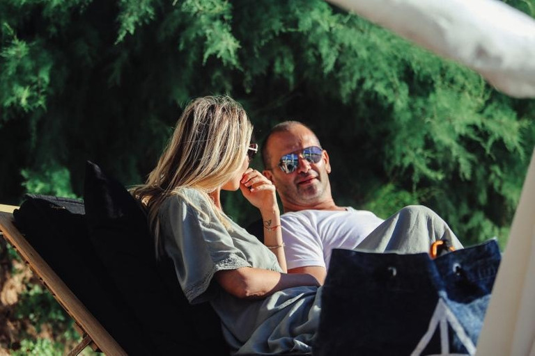 UHVAĆENI U ROMANTIČNIM TRENUCIMA OPUŠTANJA: Vanja Halilović i Frane ...