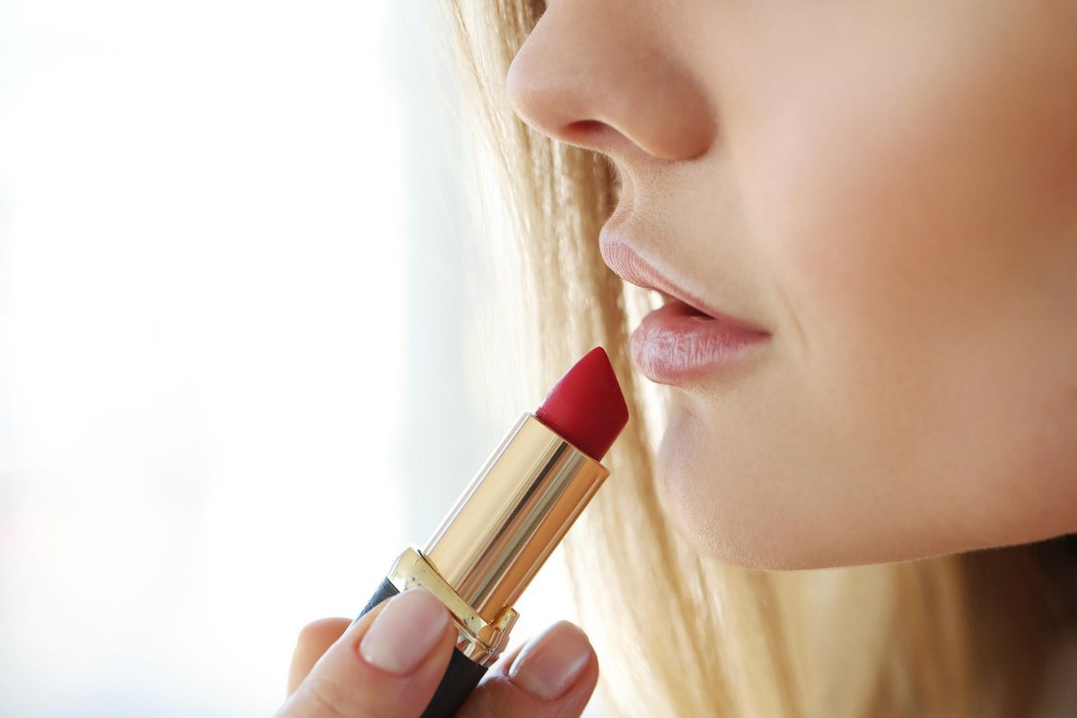 Najbolji crveni ruževi kojima se uvijek rado vraćamo - Žena.hr