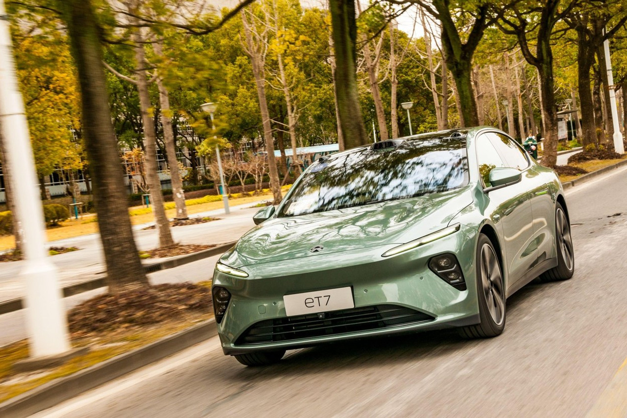 Kineski električni automobil Nio dolazi u Europu, kupcima nudi brojne ...