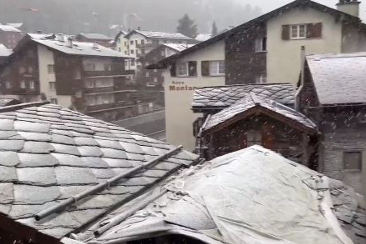 Je li snijeg usred ljeta normalna pojava? - Net.hr