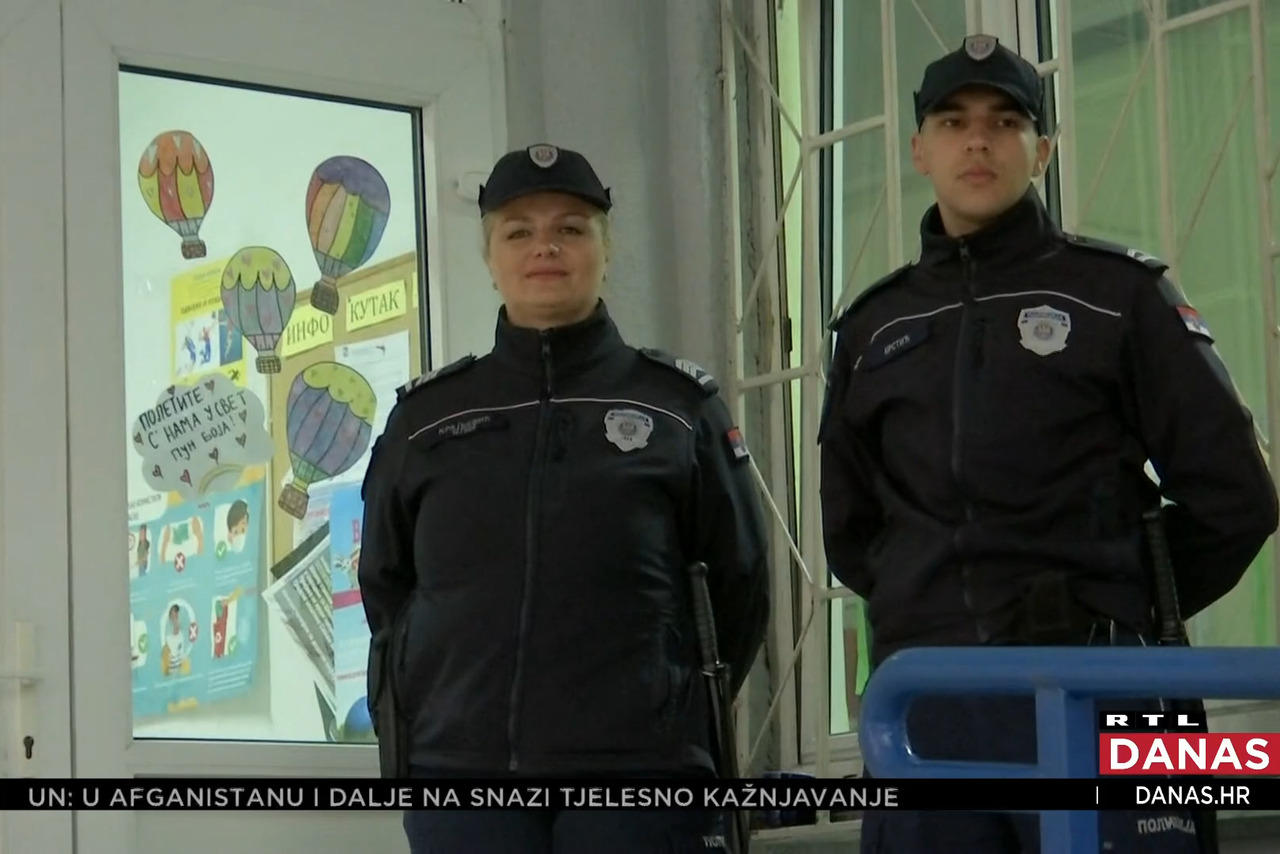 U školama od danas policajci, prosvjednici na ulicama i influenceri u suzama: 'I ja snimam za ...