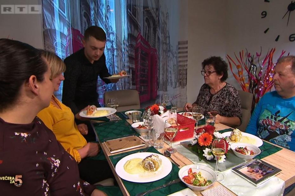 Imamo Adilove recepte: Jahnija, punjene paprike i medena torta - Žena.hr