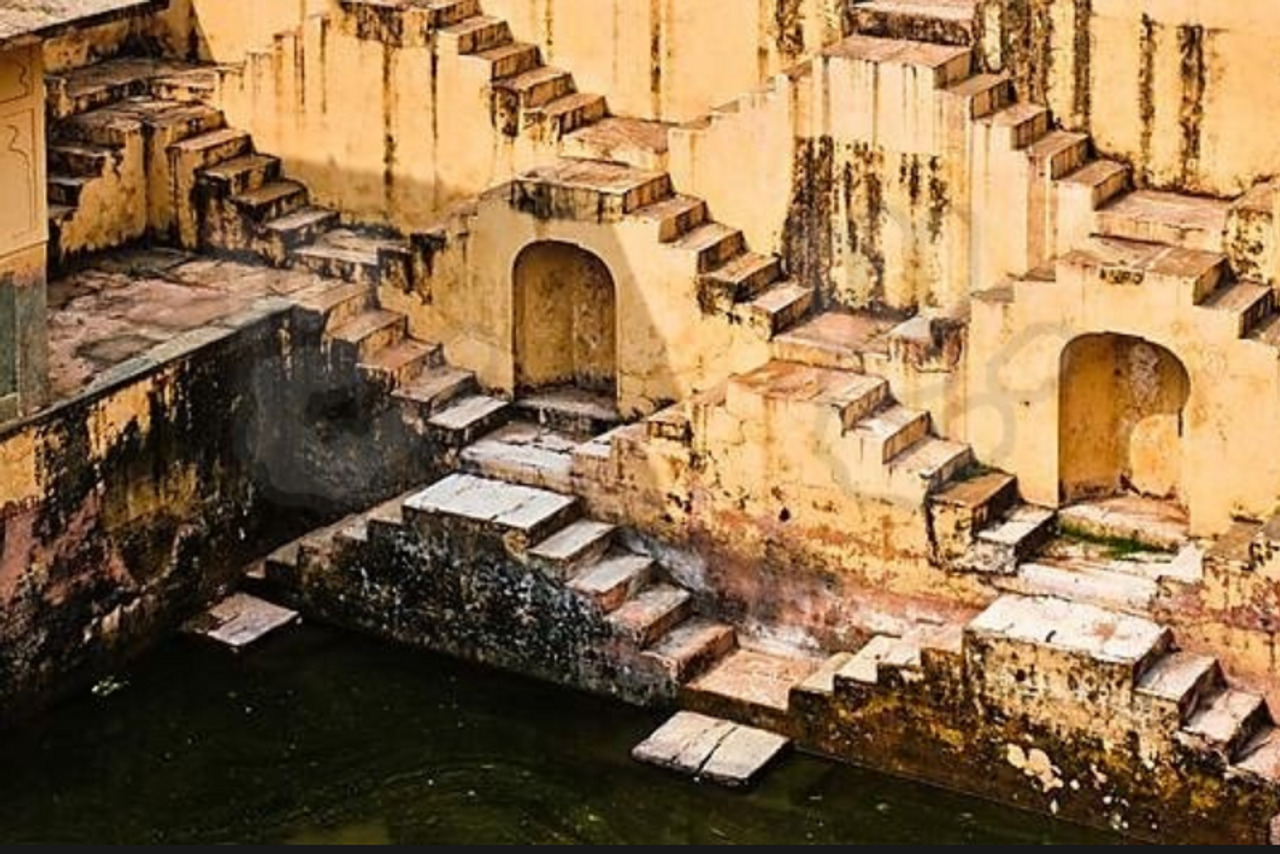 Urušio se drevni stepenasti bunar u Indiji - 35 mrtvih i 16 ozlijeđenih ...