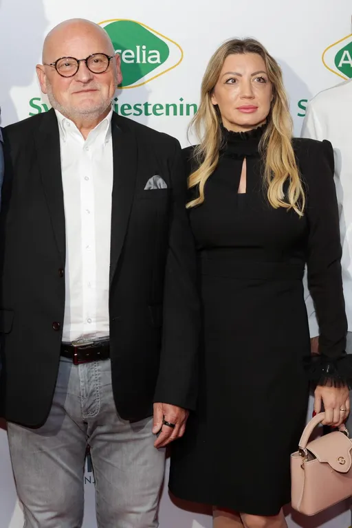 Zlatko Mateša u profinjenom outfitu prošetao Dubrovnikom s 30 godina mlađom suprugom - Net.hr